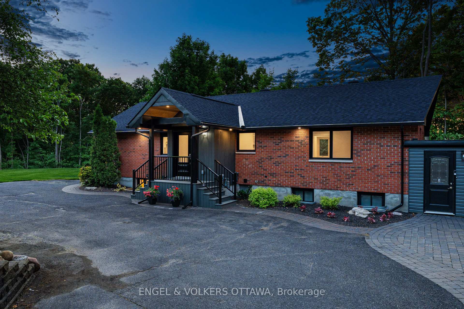 2326 Stoney Lane, Orleans - Cumberland and Area, ON K4C 1B9