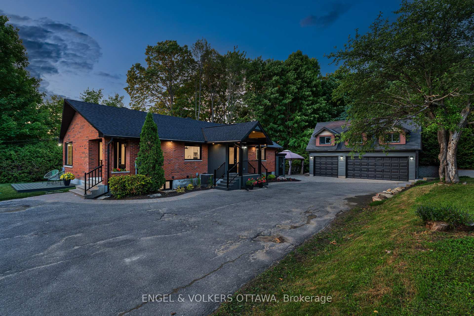 2326 Stoney Lane, Orleans - Cumberland and Area, ON K4C 1B9