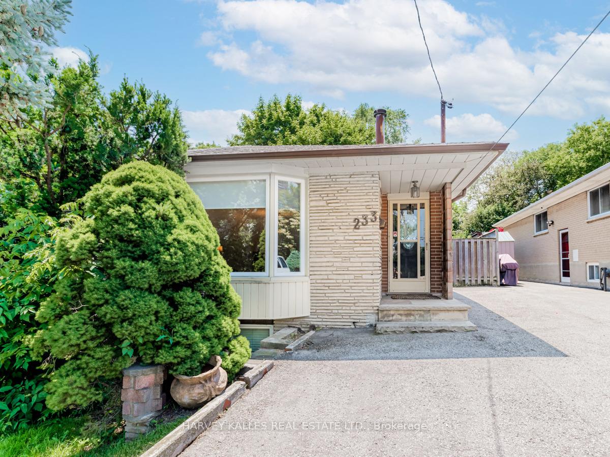 233 Woodsworth Road, Toronto, ON M2L 2T5
