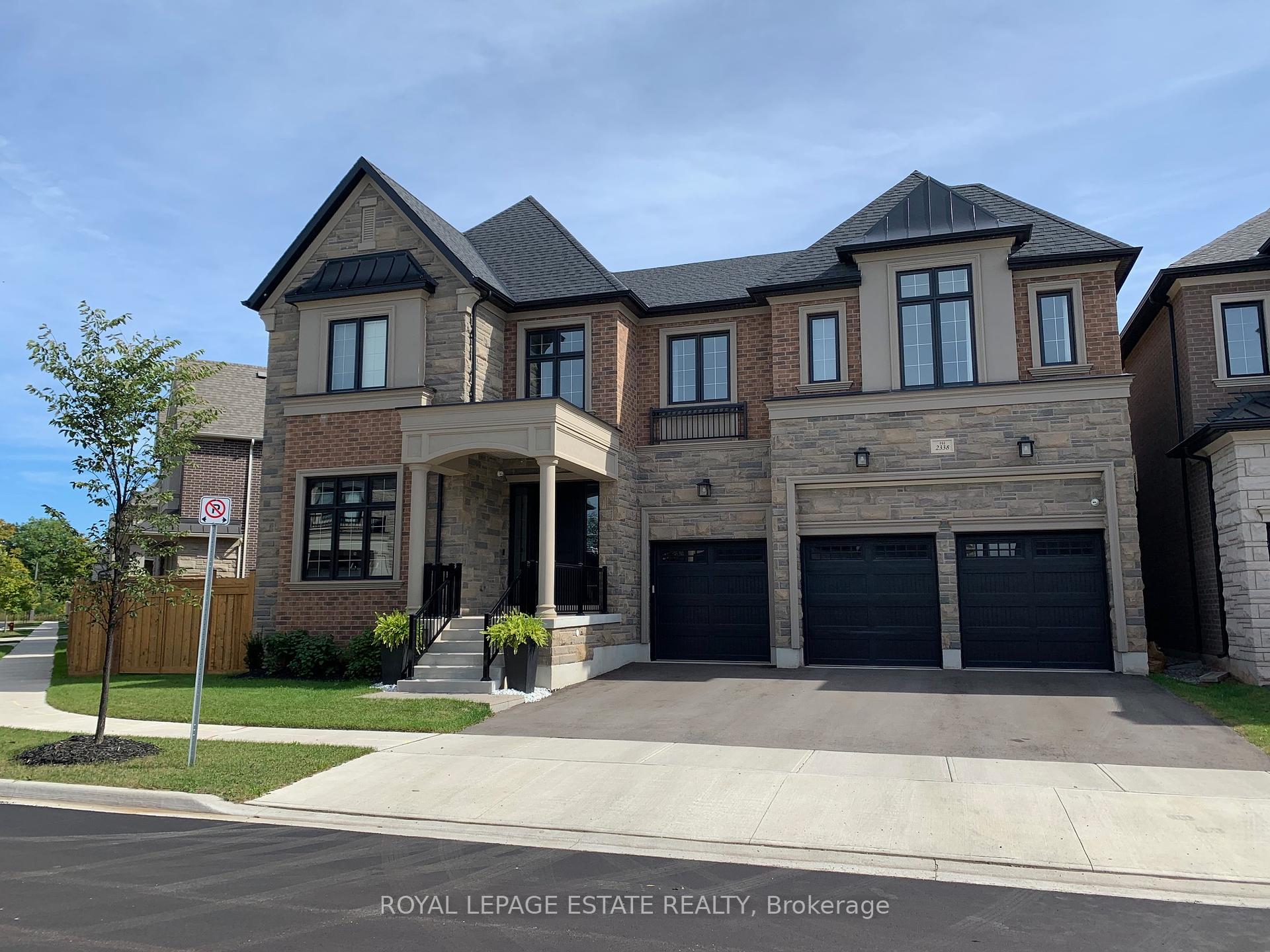 2338 Hyacinth Crescent, Oakville, ON L6M 5M8