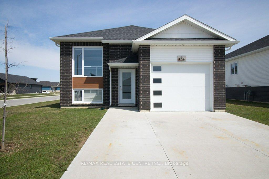 234 Manning Drive, Chatham-Kent, ON L7M 0S5