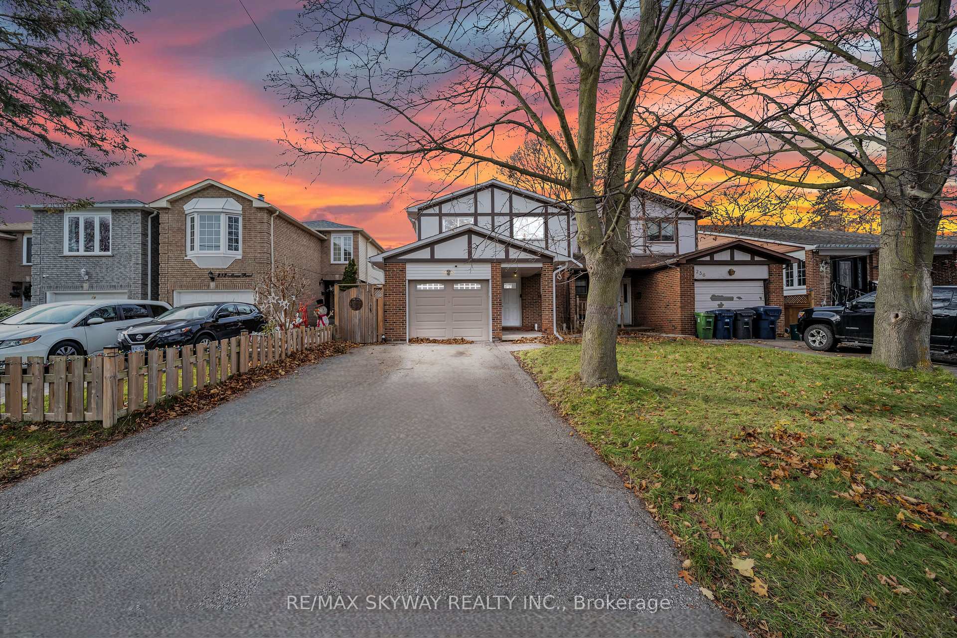 234 Manse Road, Toronto, ON M1E 3V4