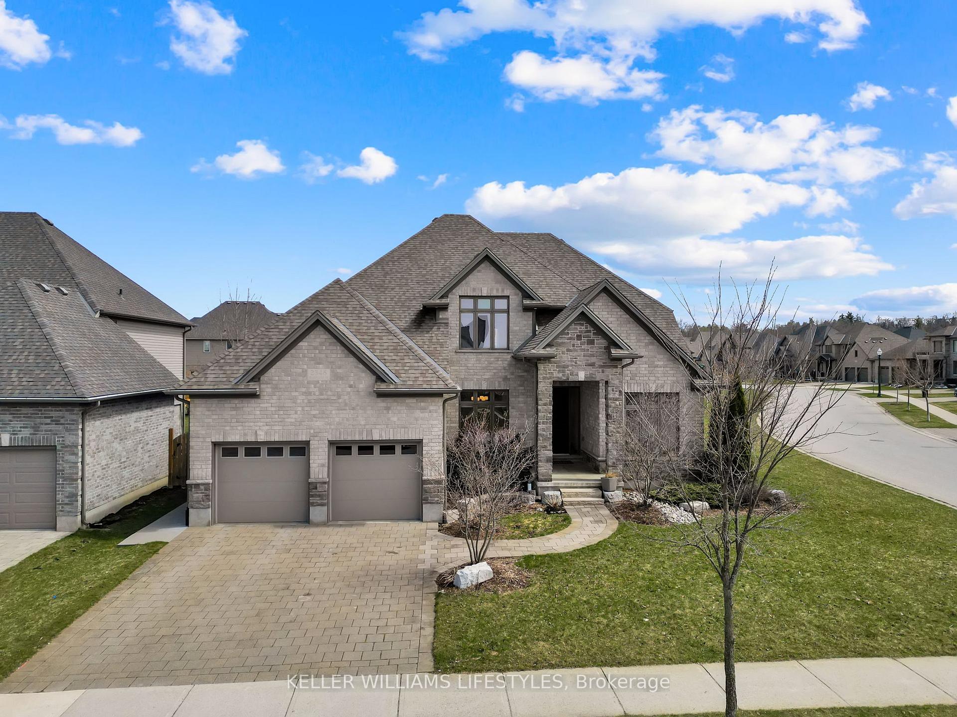 2348 MEADOWLANDS Way, London North, ON N6G 5L8
