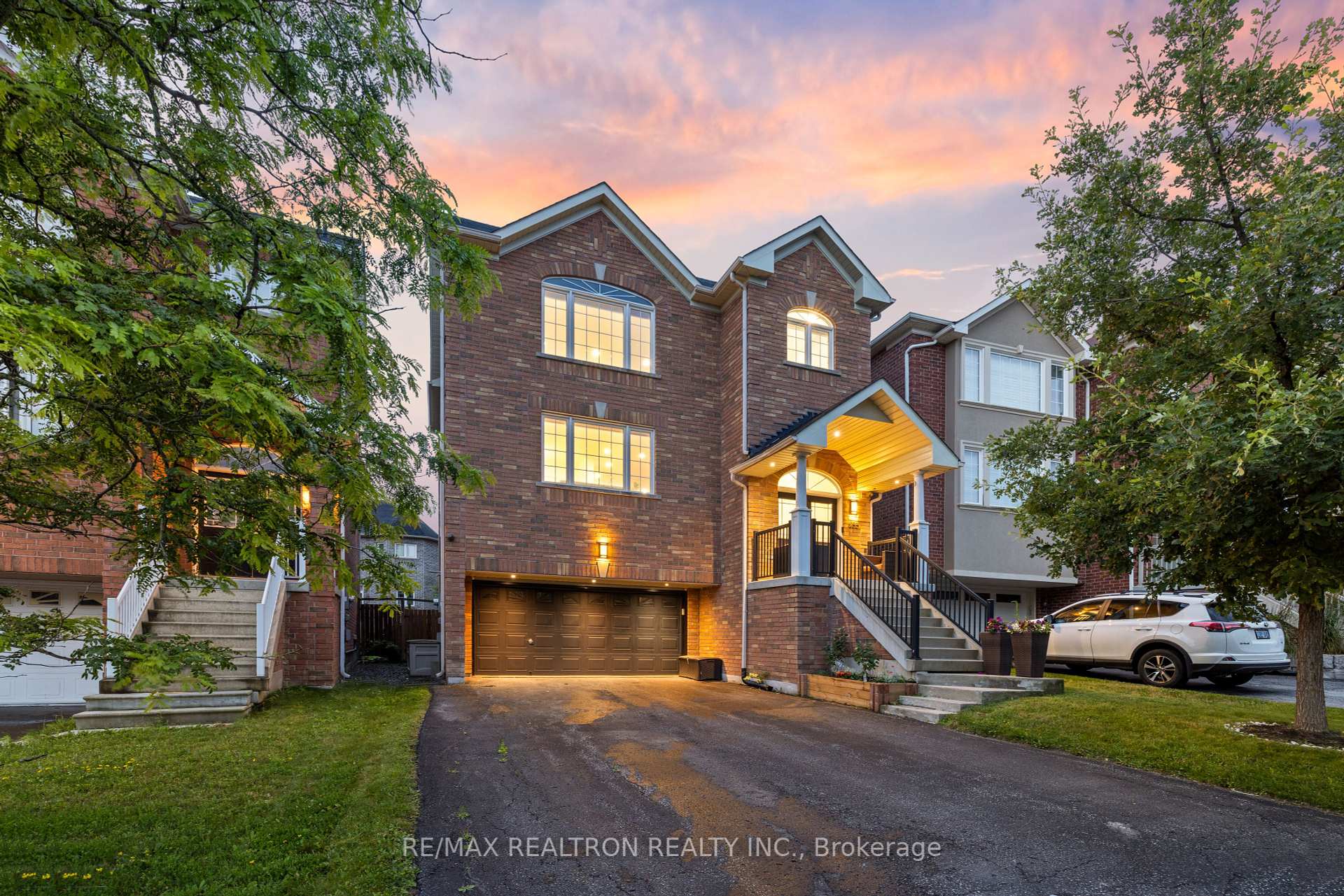 235 Ray Snow Boulevard, Newmarket, ON L3X 3J1