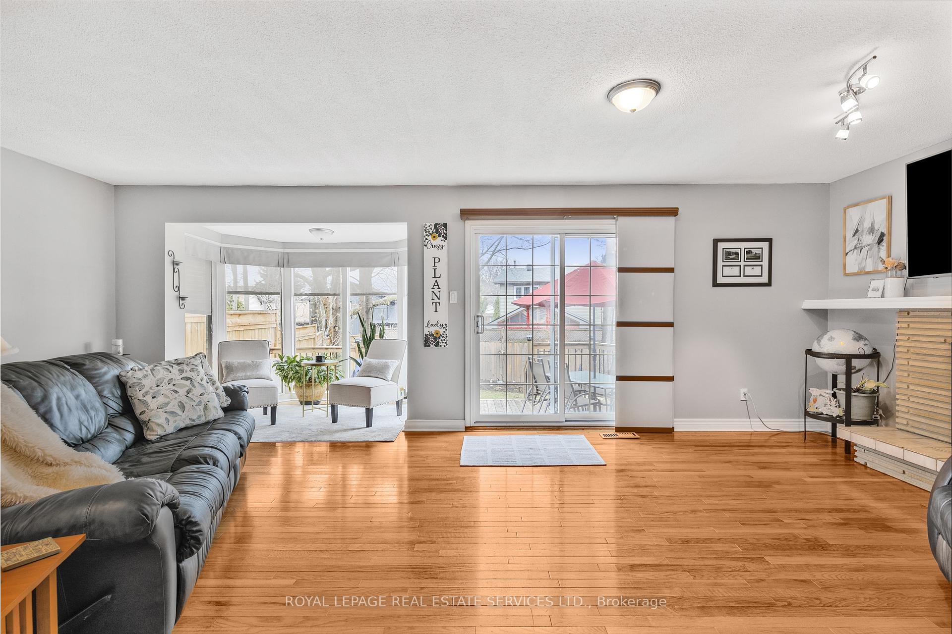 2354 Glastonbury Road, Burlington, ON L7P 3Y3