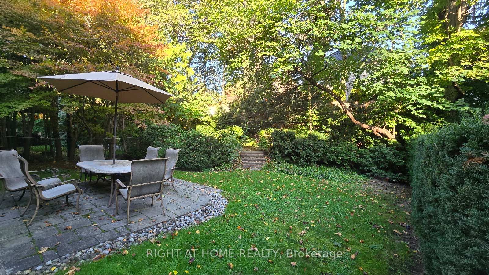 236 York Mills Road, Toronto, ON M2L 1L1