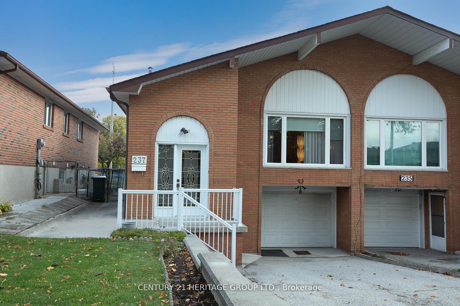 237 Apache Trail, Toronto, ON M2H 2W3
