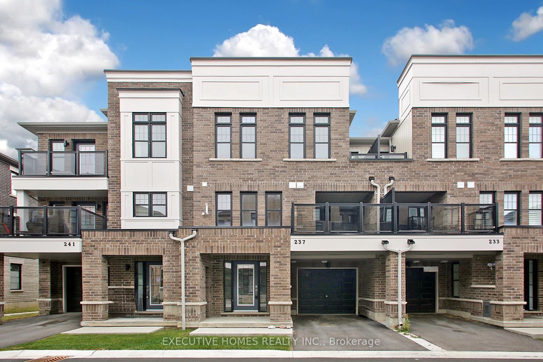 237 Lord Elgin Lane, Clarington, ON L1C 7E8