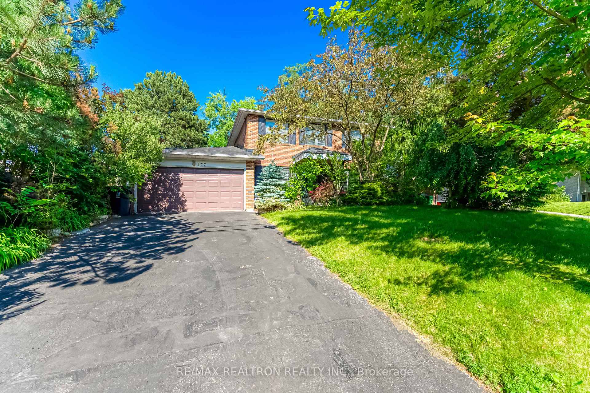 237 Old Yonge Street, Toronto, ON M2P 1R5