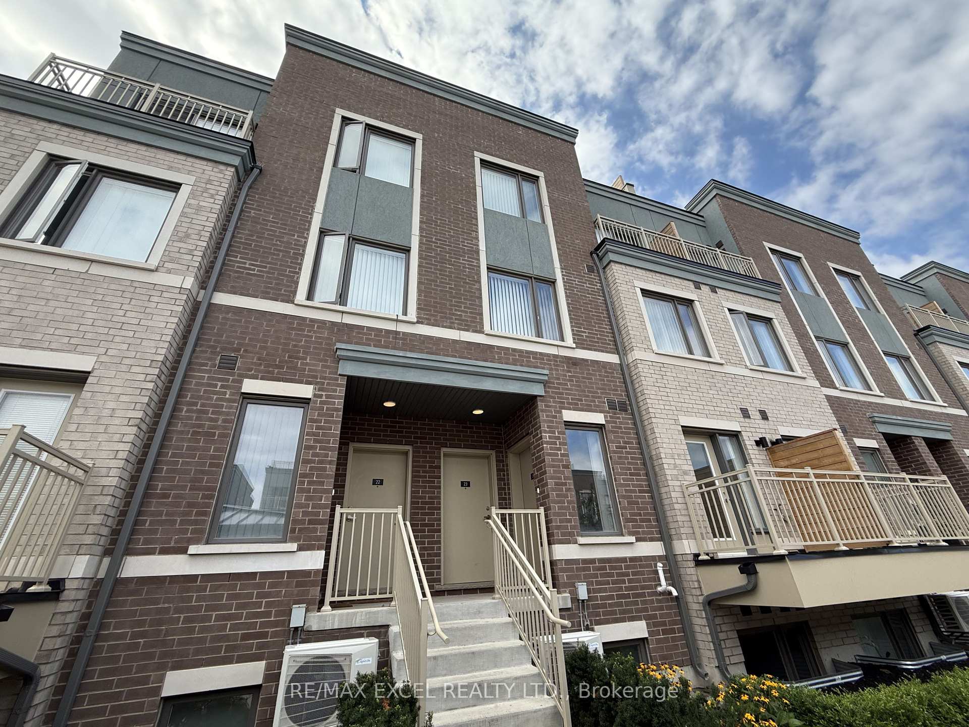 24 - 15 William Jackson Way, Toronto, ON M8V 3Y8