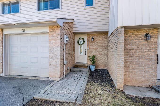 24 - 1528 Lancaster Drive, Oakville, ON L6H 2Z3