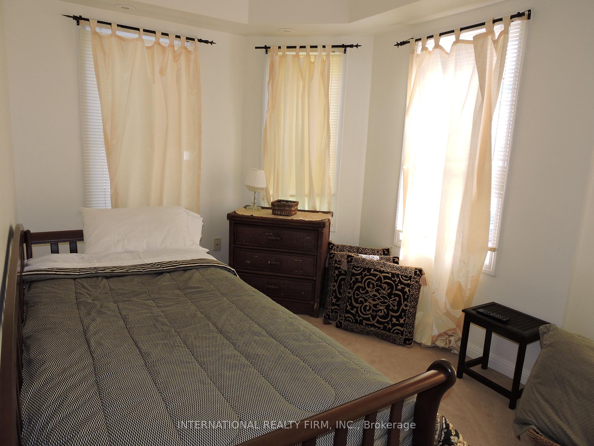 24 - 5035 Oscar Peterson Boulevard, Mississauga, ON L6H 4J4