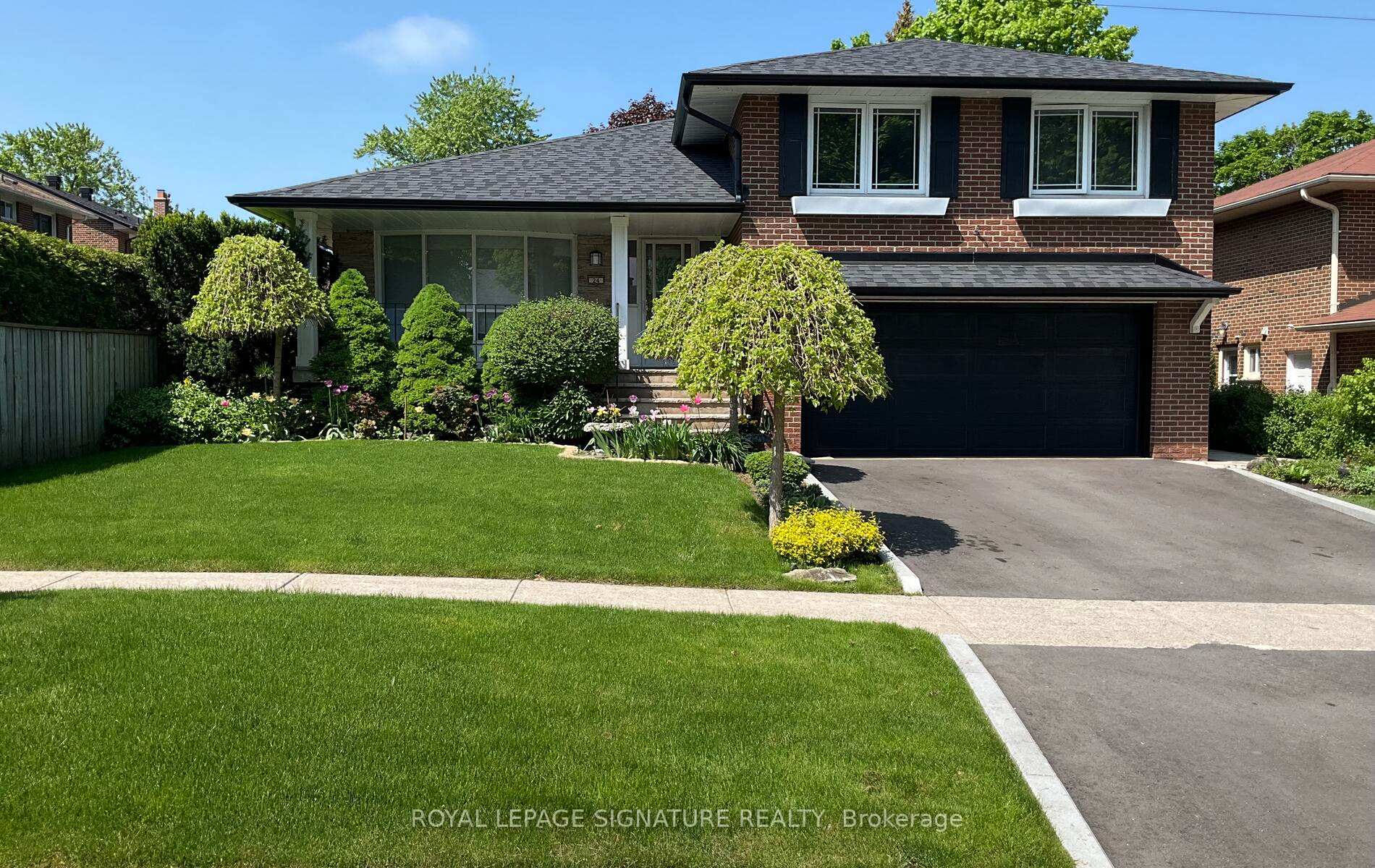 24 Allangrove Crescent, Toronto, ON M1W 1S5