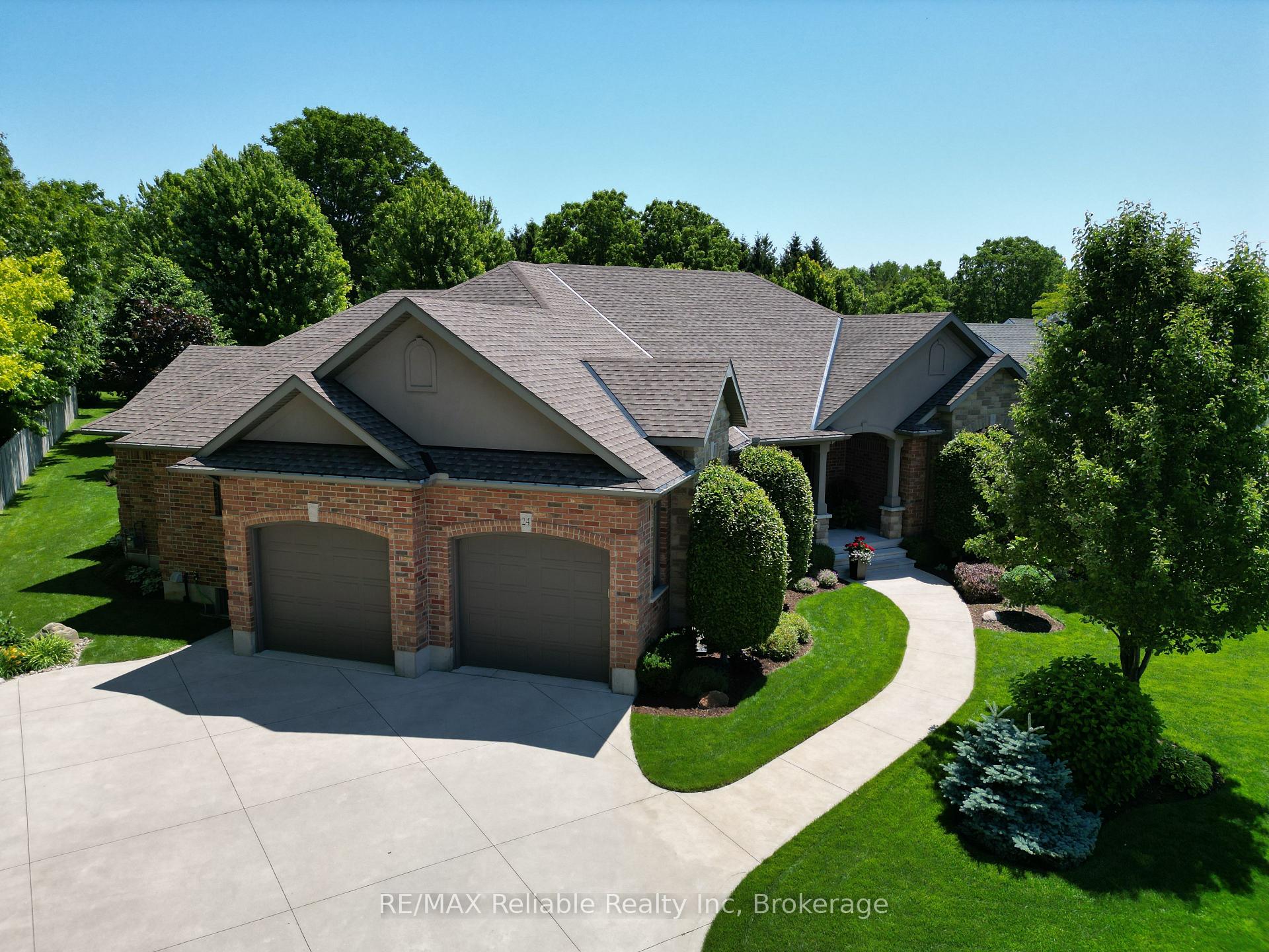 24 Carriage Lane, Bluewater, ON N0M 1G0