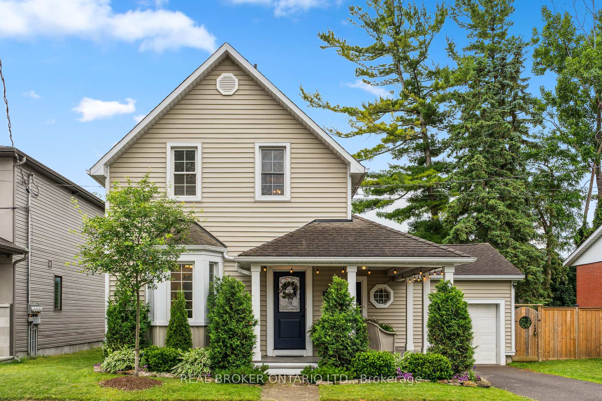 24 Charles Street, Carleton Place, ON K7C 2Y1