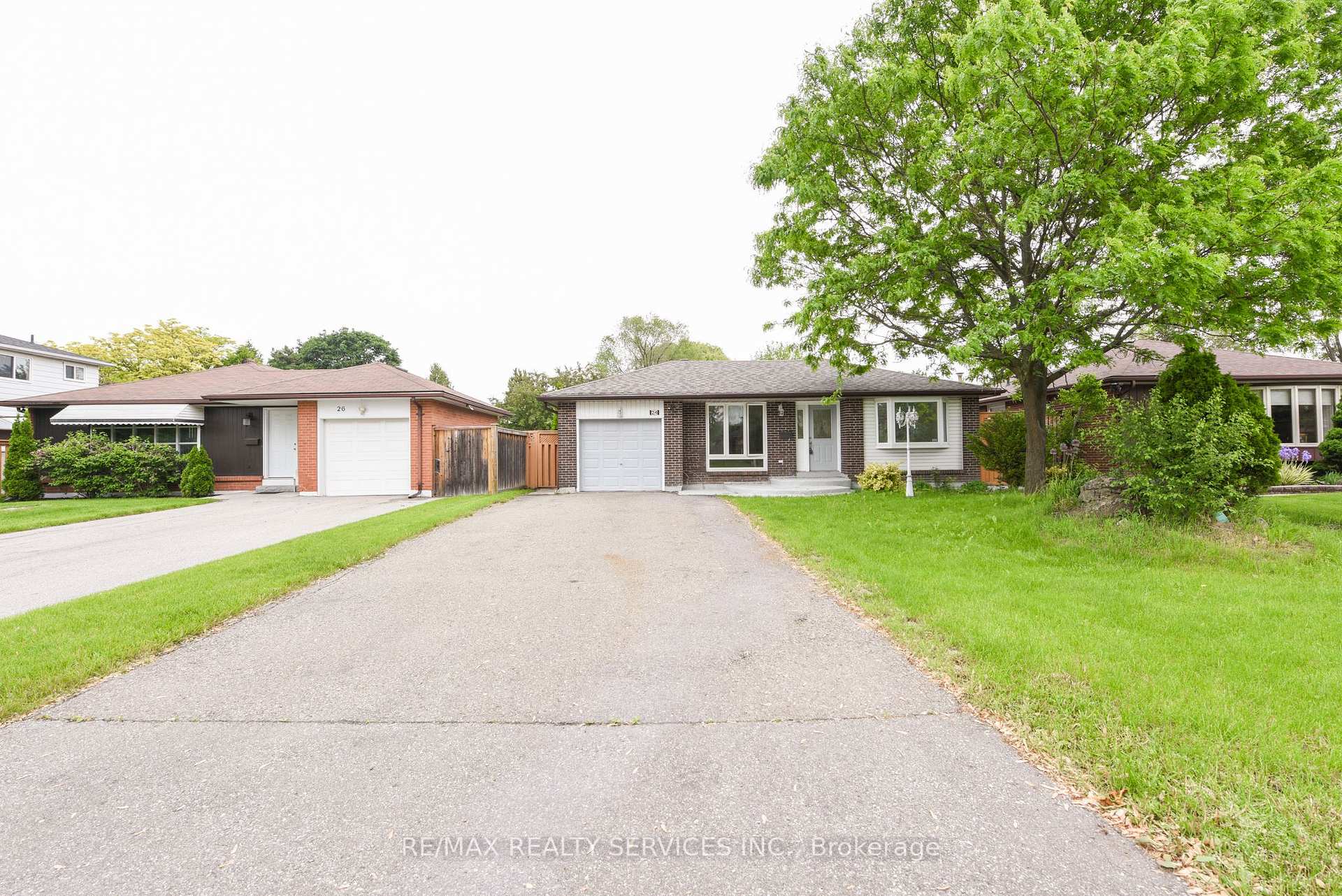 24 Earlton Court, Brampton, ON L6T 2B8