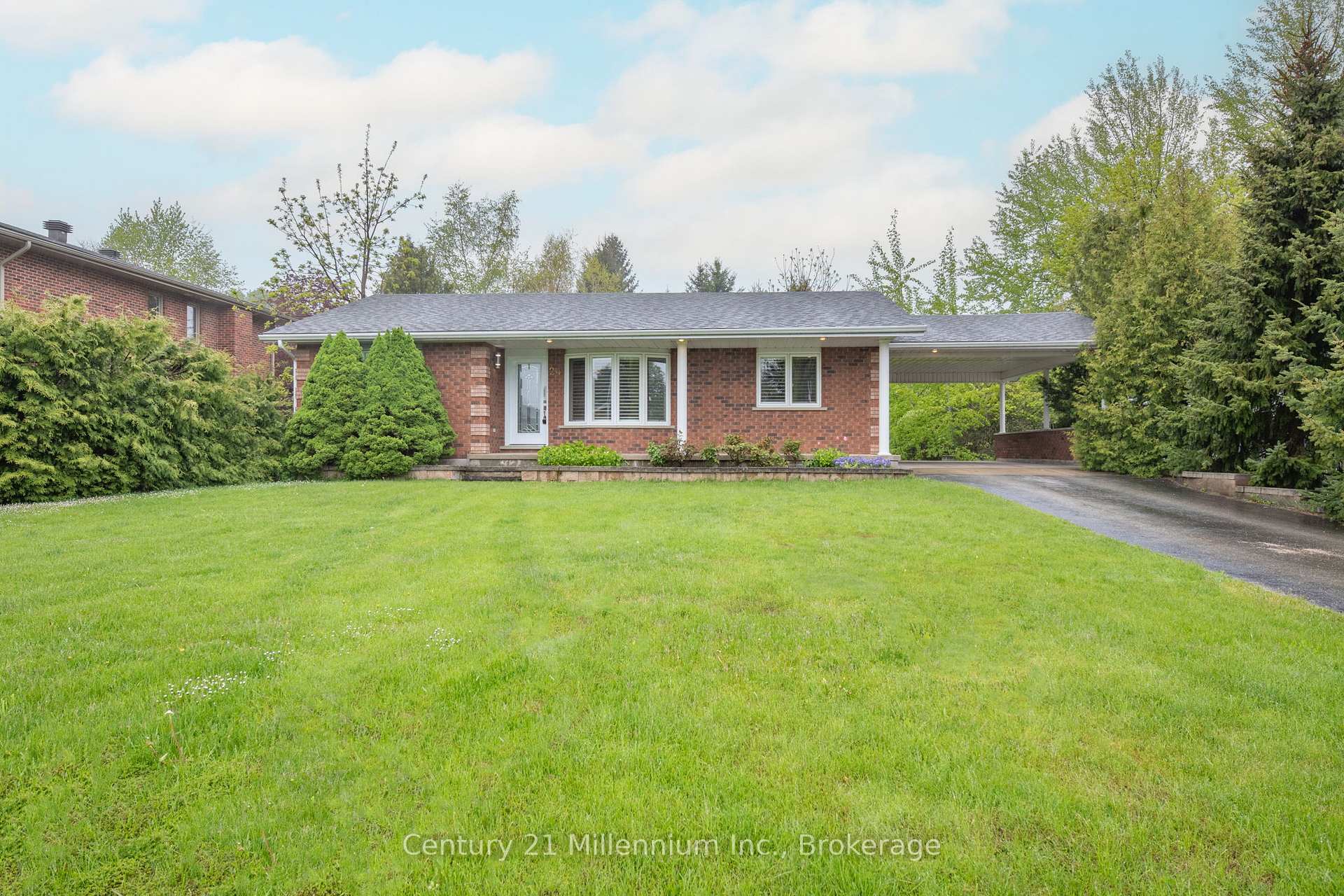 24 Elgin Street S, Blue Mountains, ON N0H 2P0