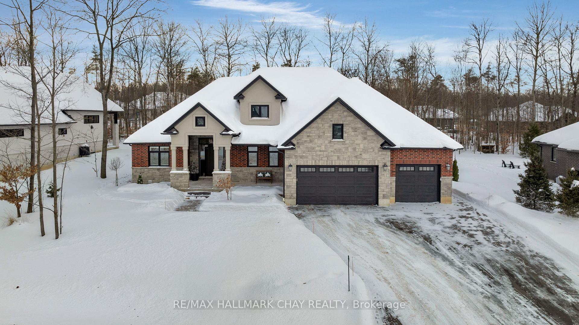 24 Glenna Trail, Springwater, ON L9X 2A3