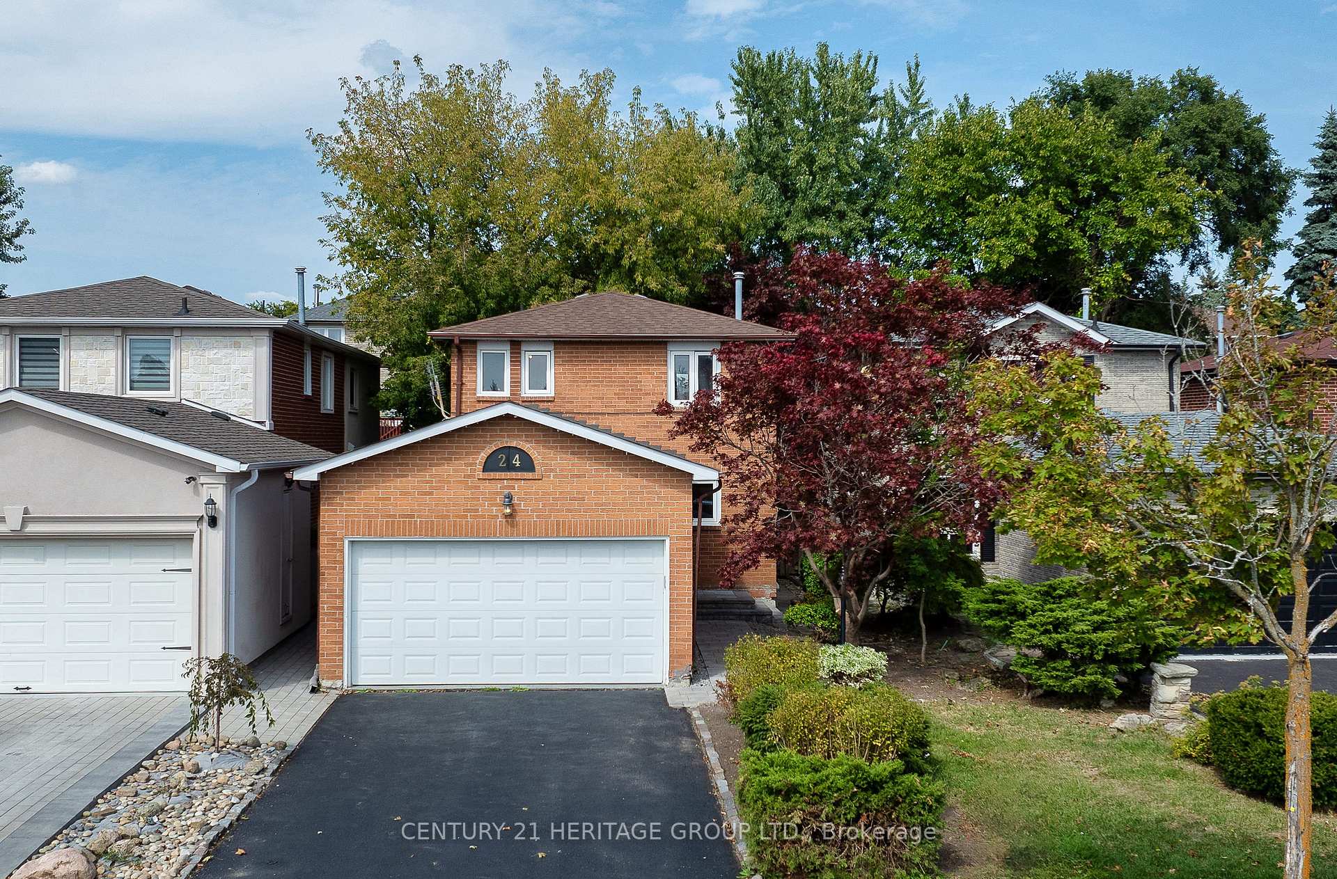 24 Gray Crescent, Richmond Hill, ON L4C 5V5