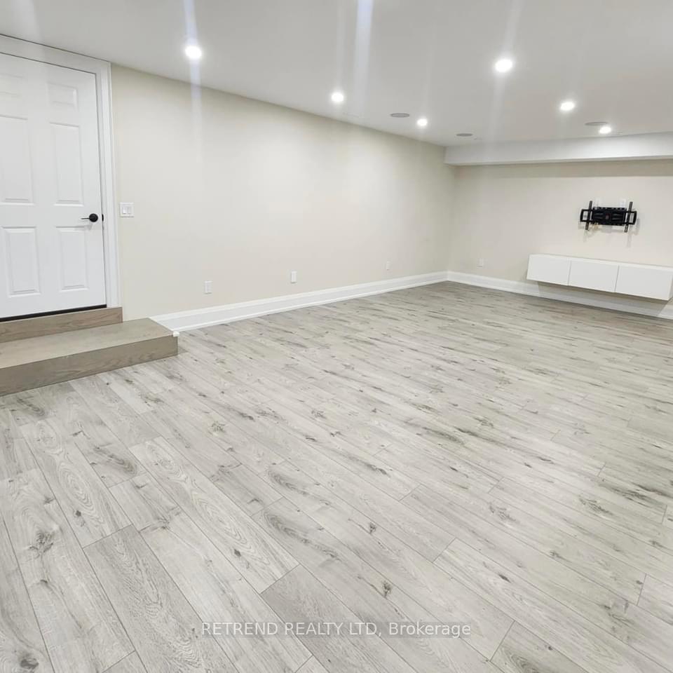 24 Howbert Drive, Toronto, ON M9N 3L2