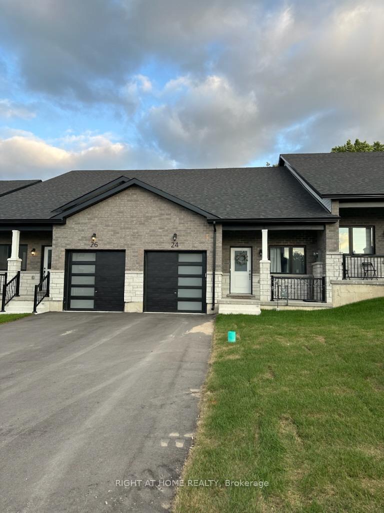 24 Lahey Crescent, Penetanguishene, ON L9M 0W1