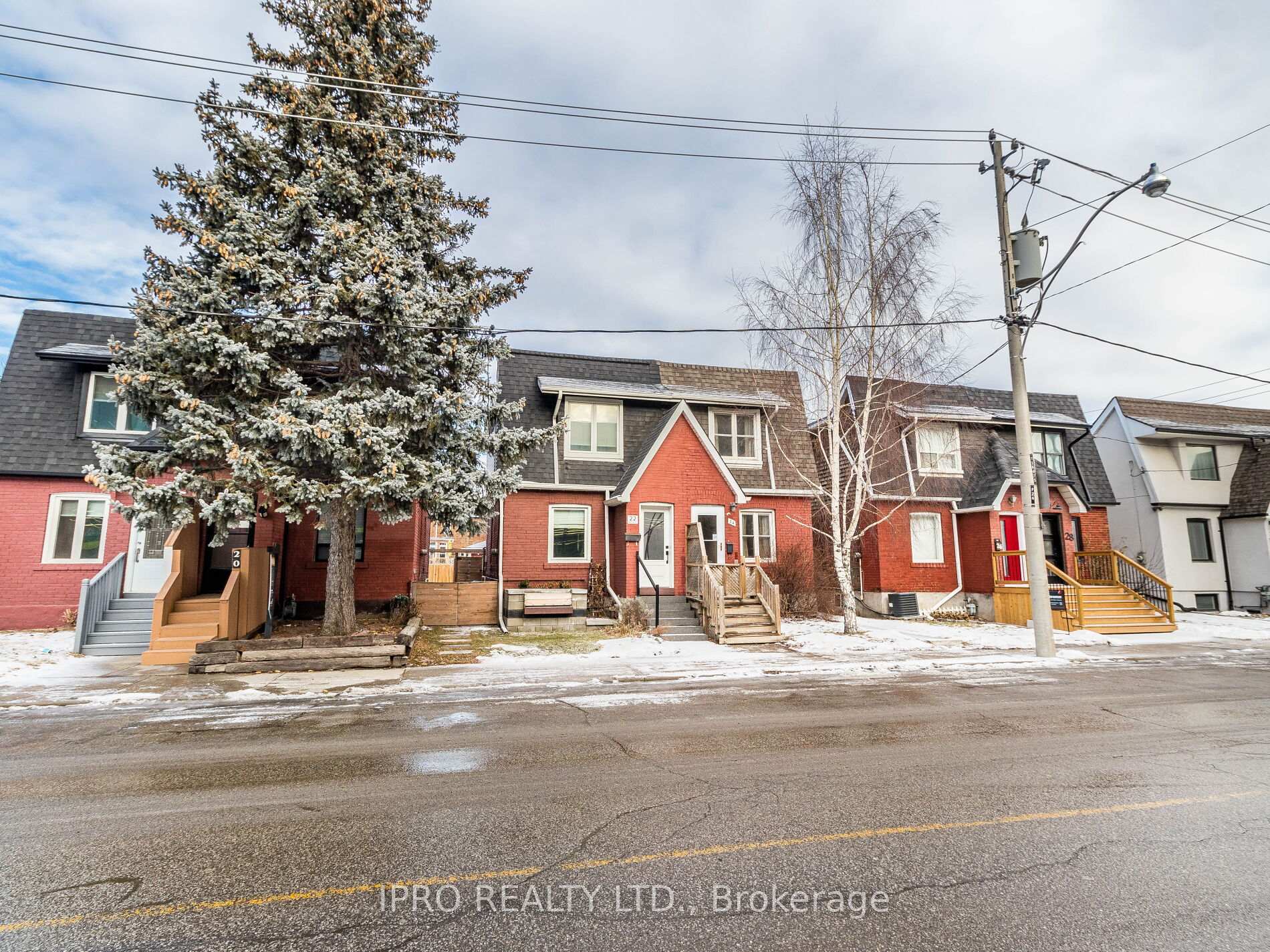 24 Mosley Street, Toronto, ON M4M 1G2