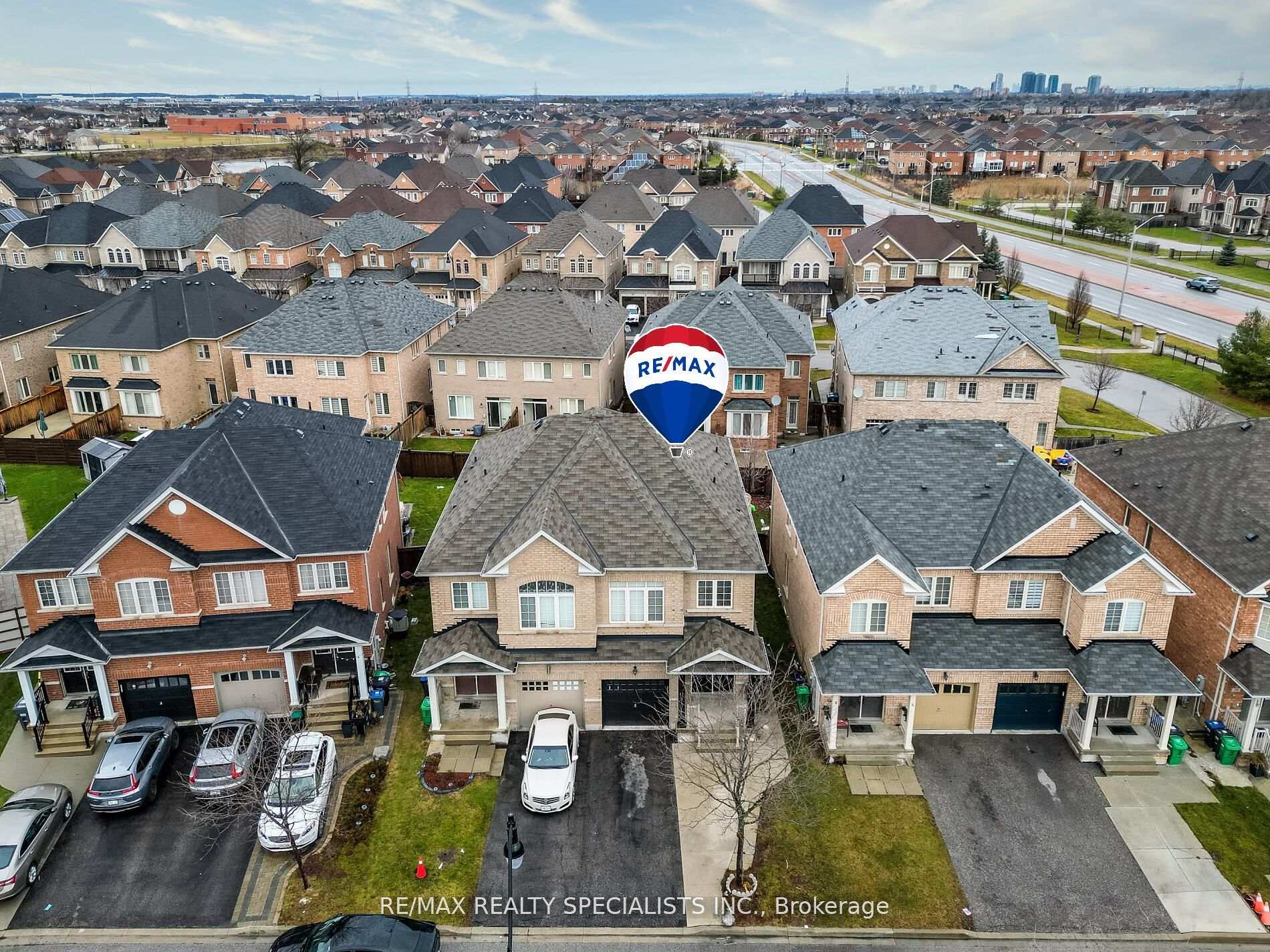 24 Orangeblossom Trail, Brampton, ON L6X 3B4