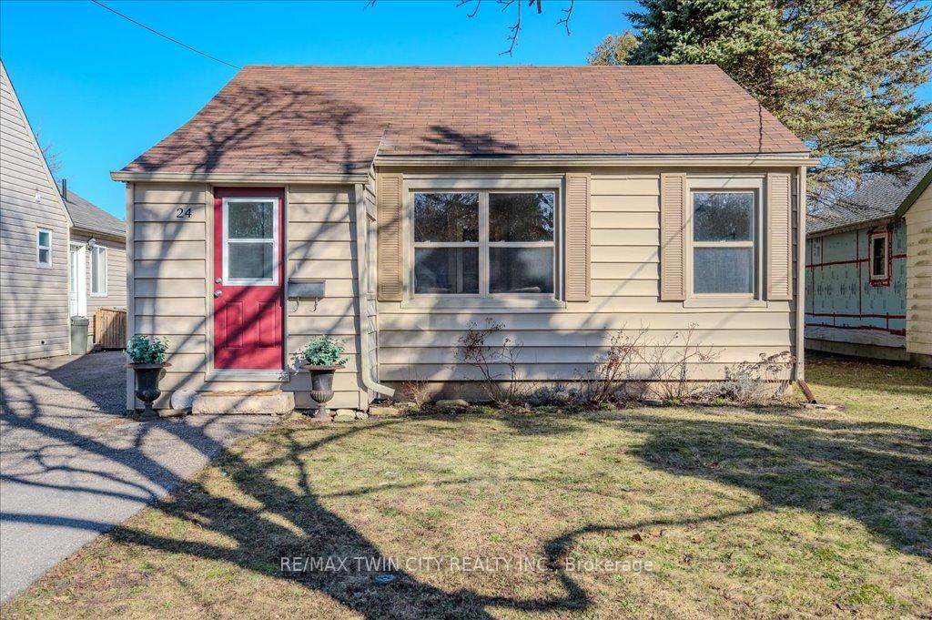 24 Perth Road, Kitchener, ON N2M 3G5