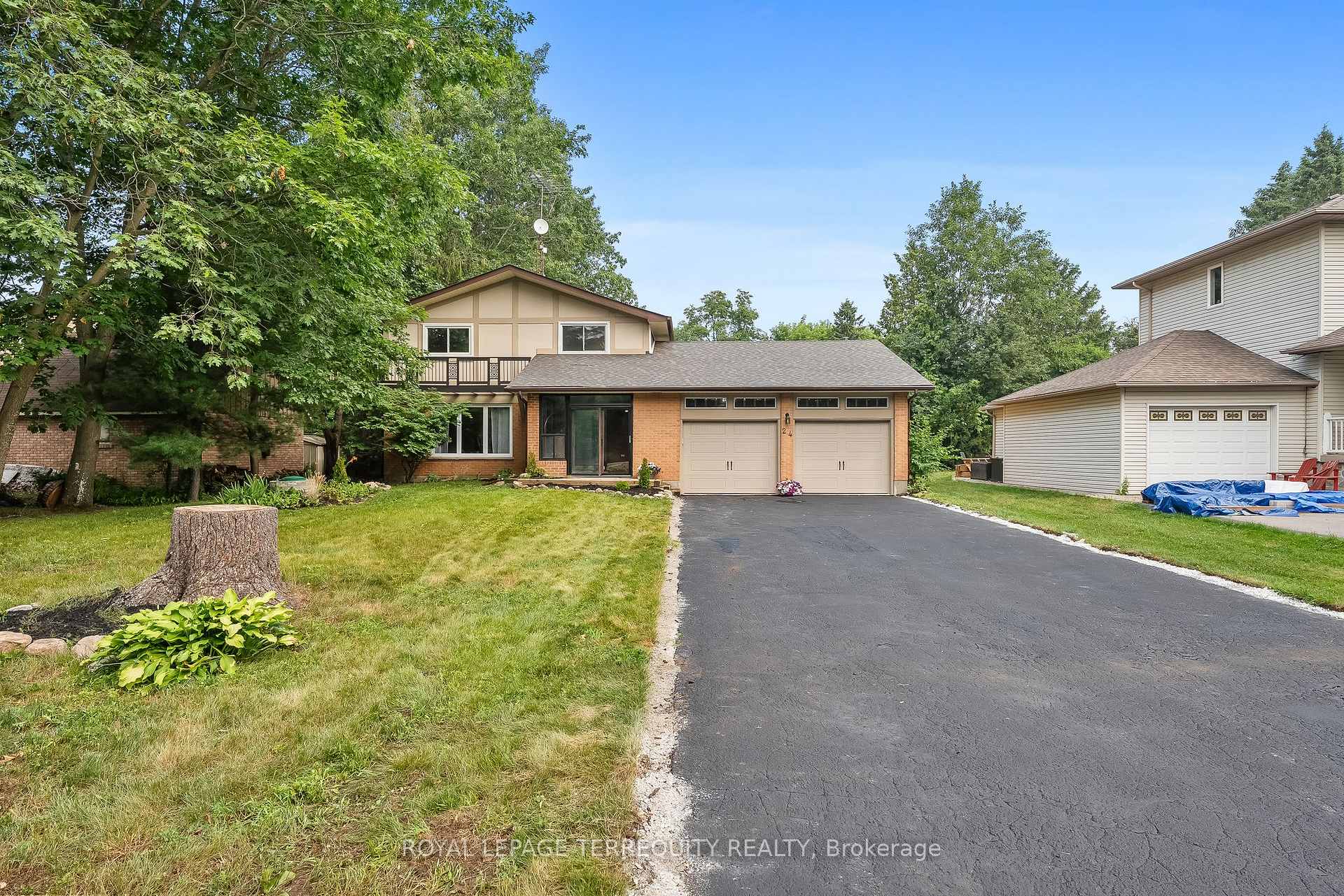 24 Philips Road, Whitby, ON L1M 1G7