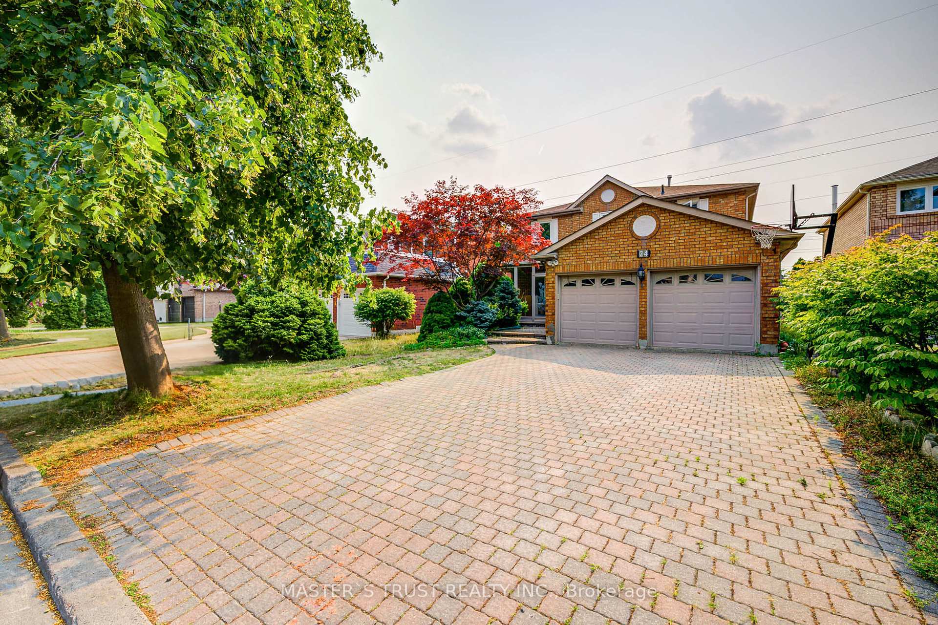 24 Queensgate Court, Markham, ON L3R 8L5