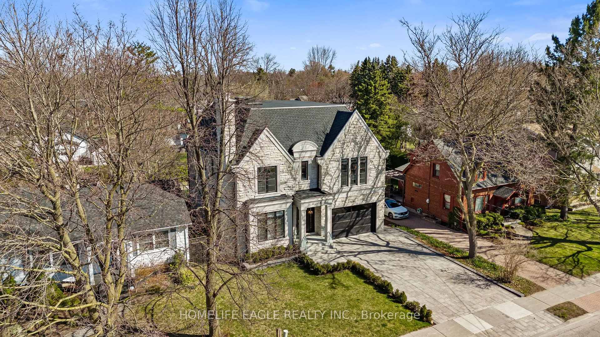 24 Royal Road, Aurora, ON L4G 1A8