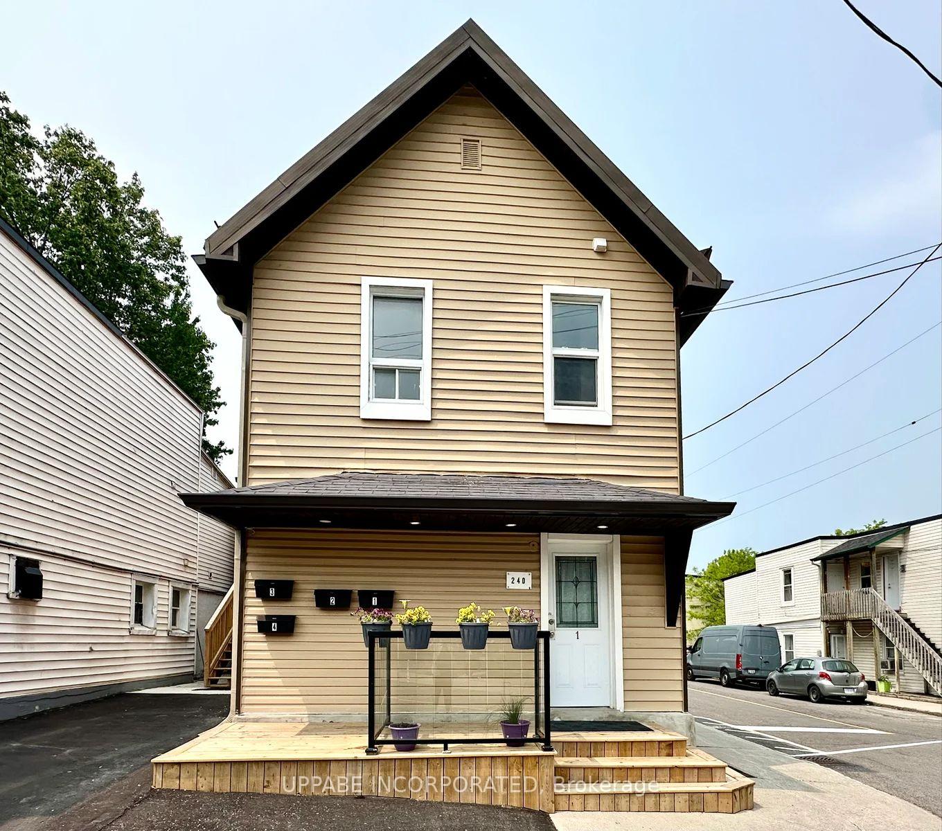 Unit 3 - 240 Marier Avenue, Vanier and Kingsview Park, ON K1L 5R1