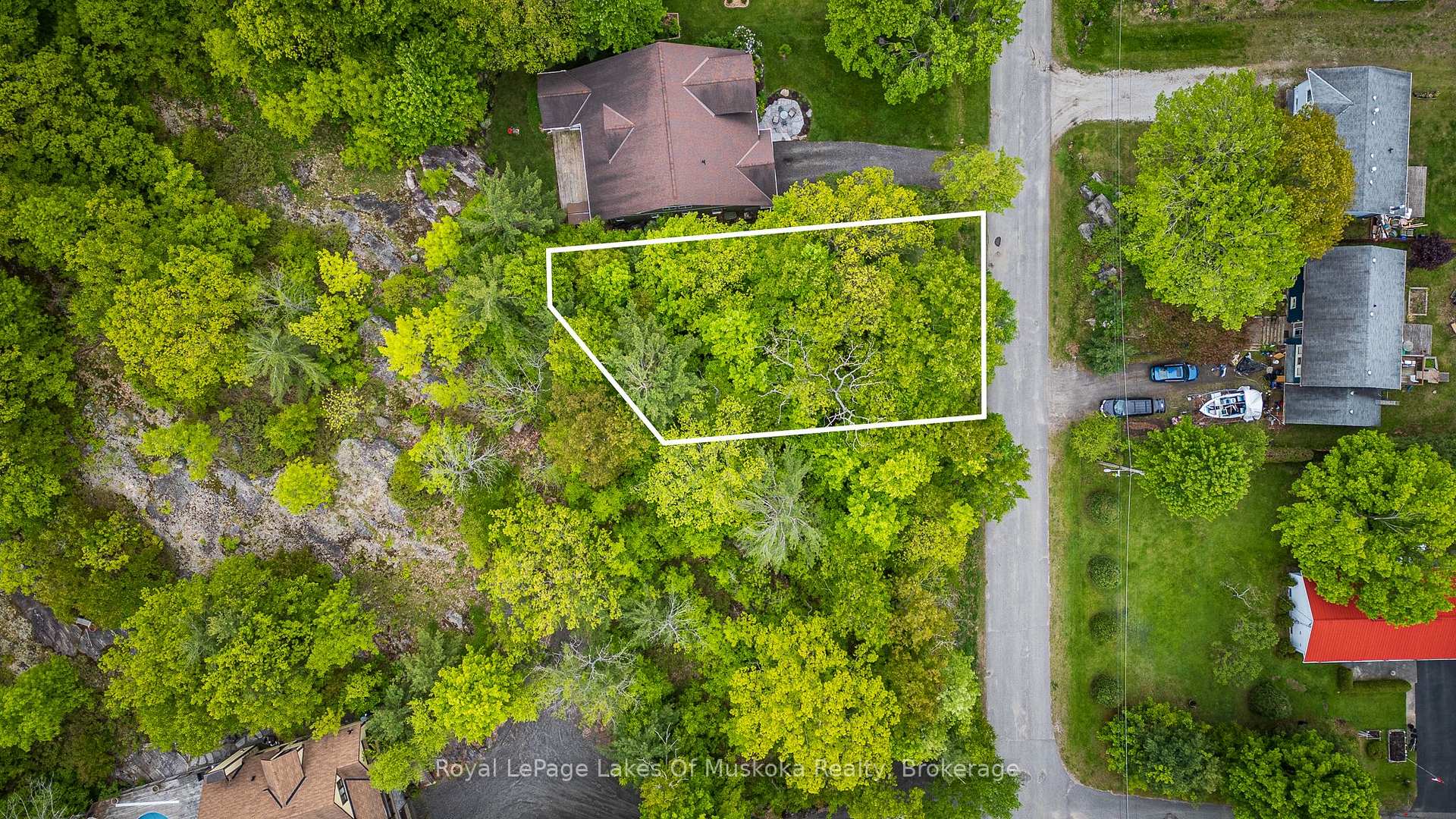 240 Revell Street, Gravenhurst, ON P1P 0E3