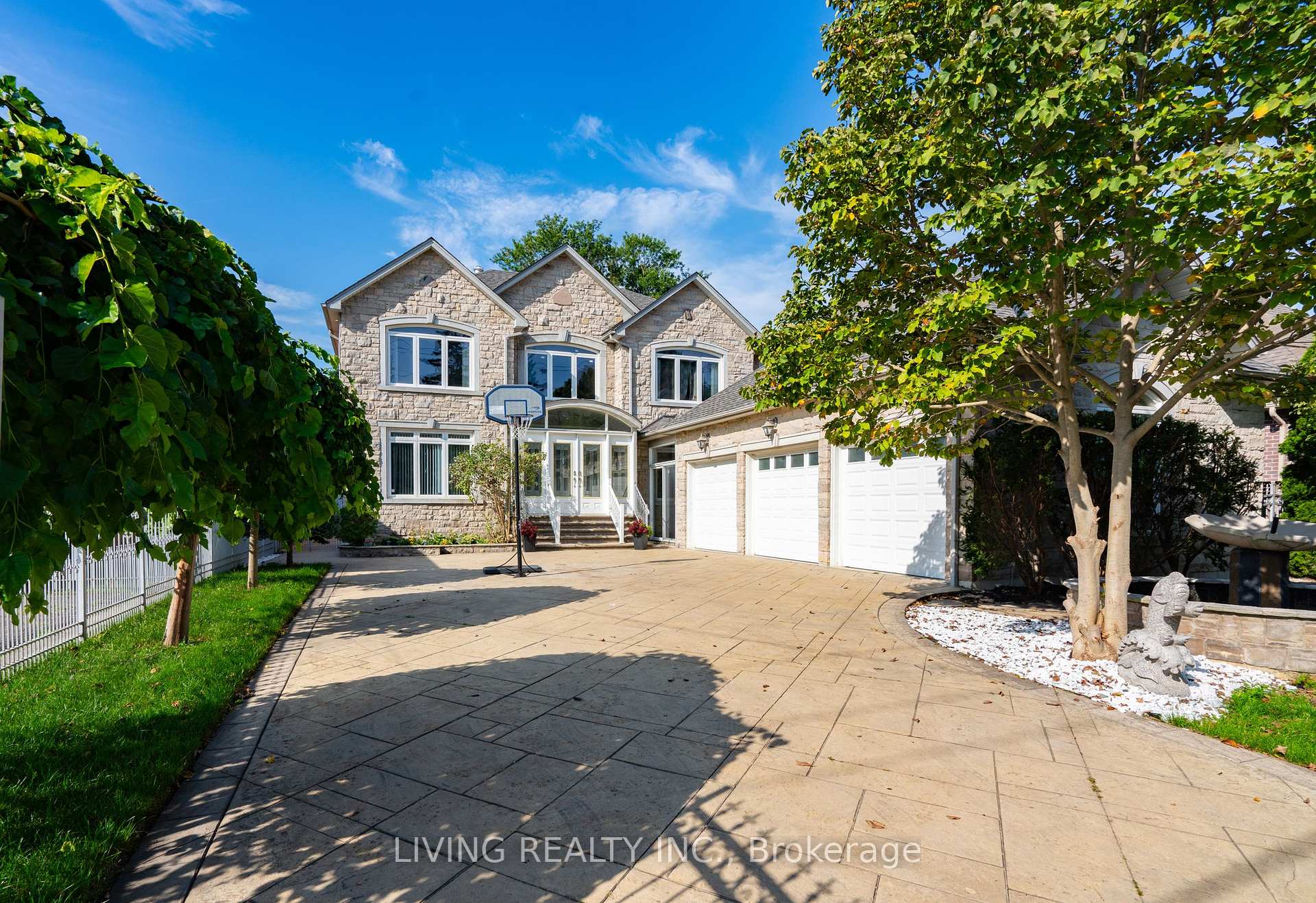 2402 Camilla Road, Mississauga, ON L5A 2K5