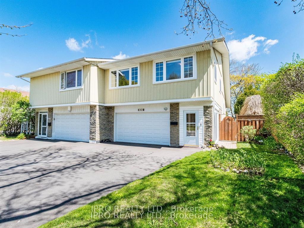 2404 Mainroyal Street, Mississauga, ON L5L 1C9