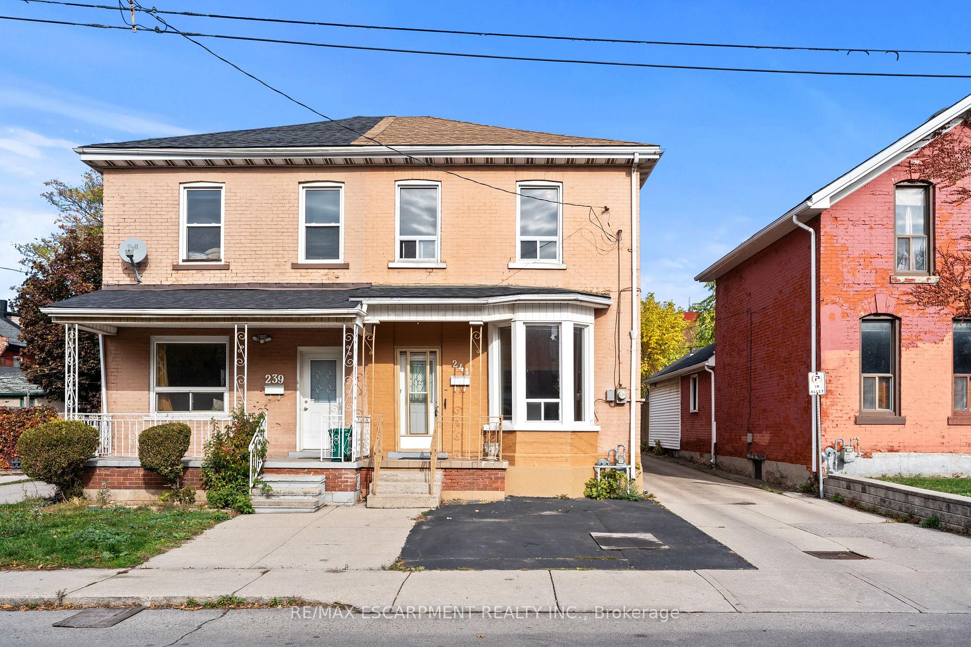 241 Robert Street, Hamilton, ON L8L 2R2