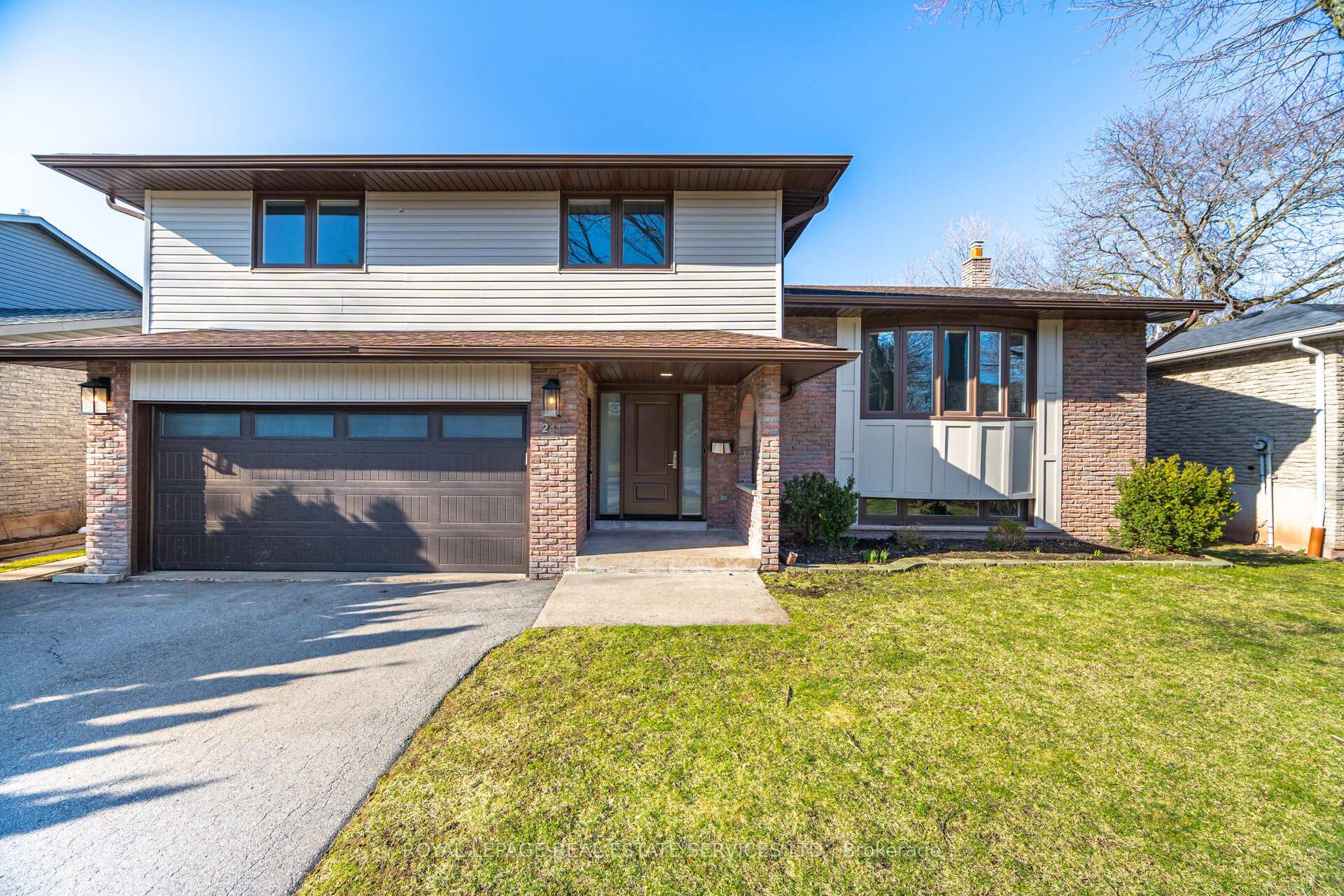 241 Sunrise Crescent, Oakville, ON L6L 3L4