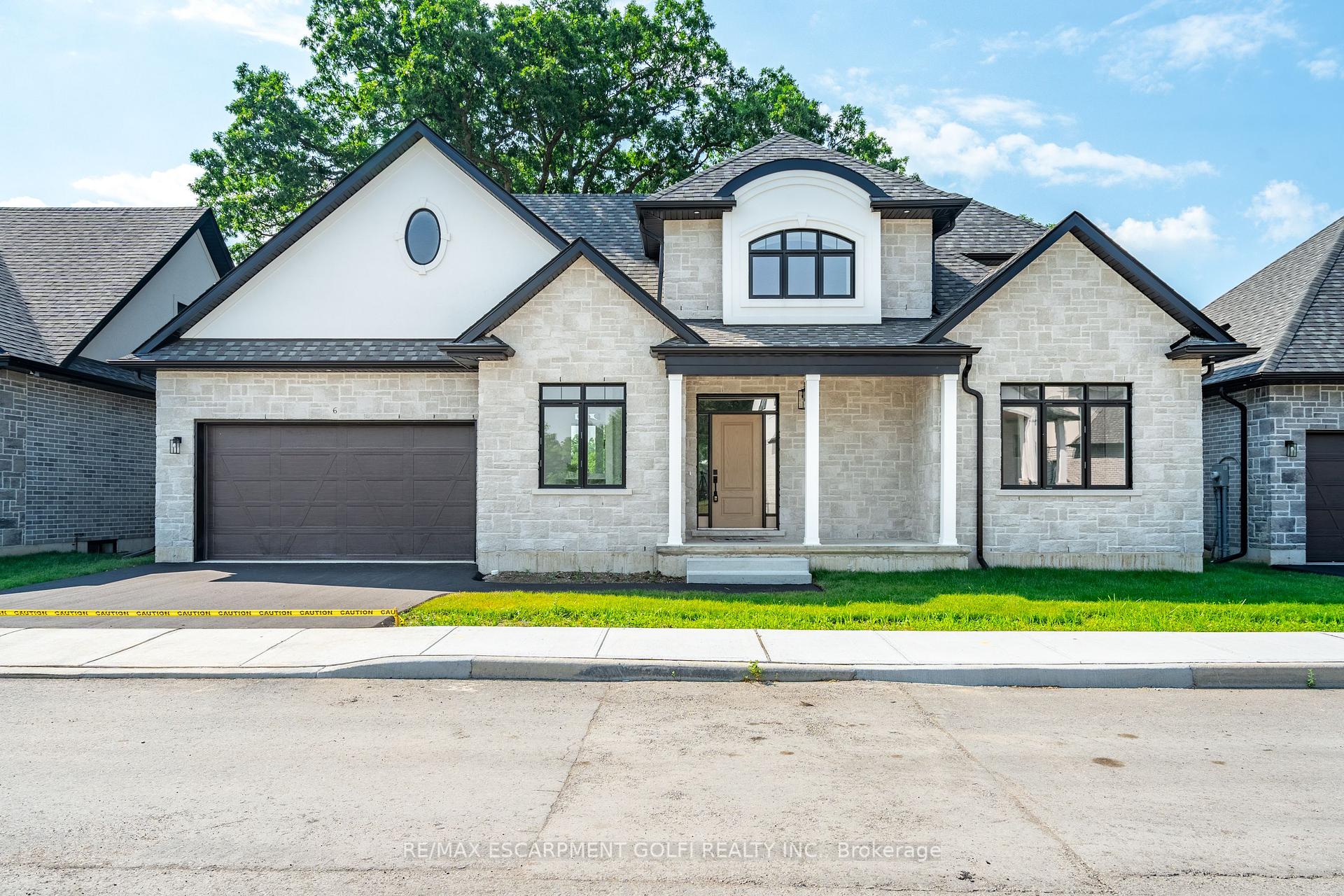 16 - 242 Mount Pleasant Street, Brantford, ON N3T 1V1