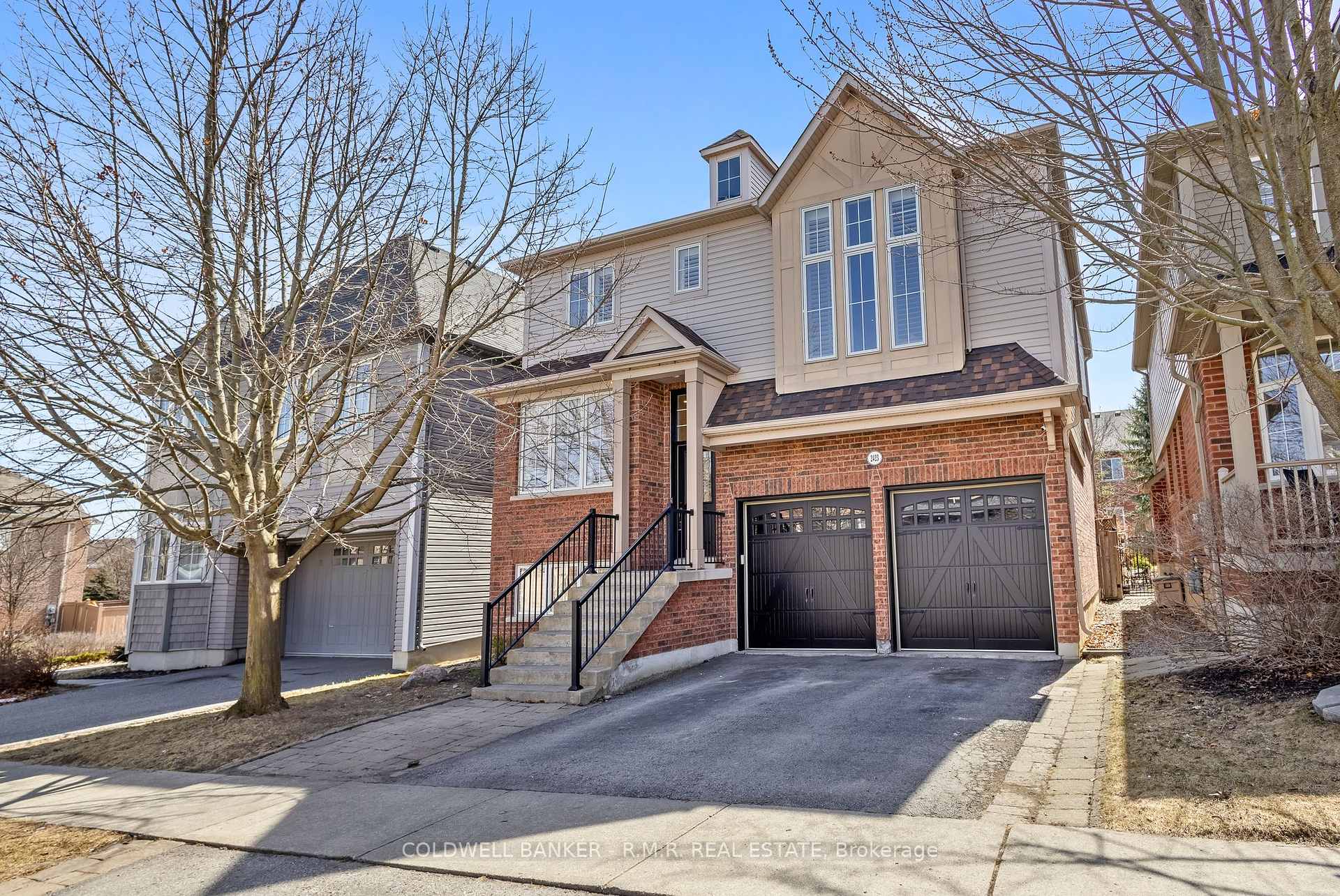 2423 Pilgrim Square, Oshawa, ON L1L 0B6