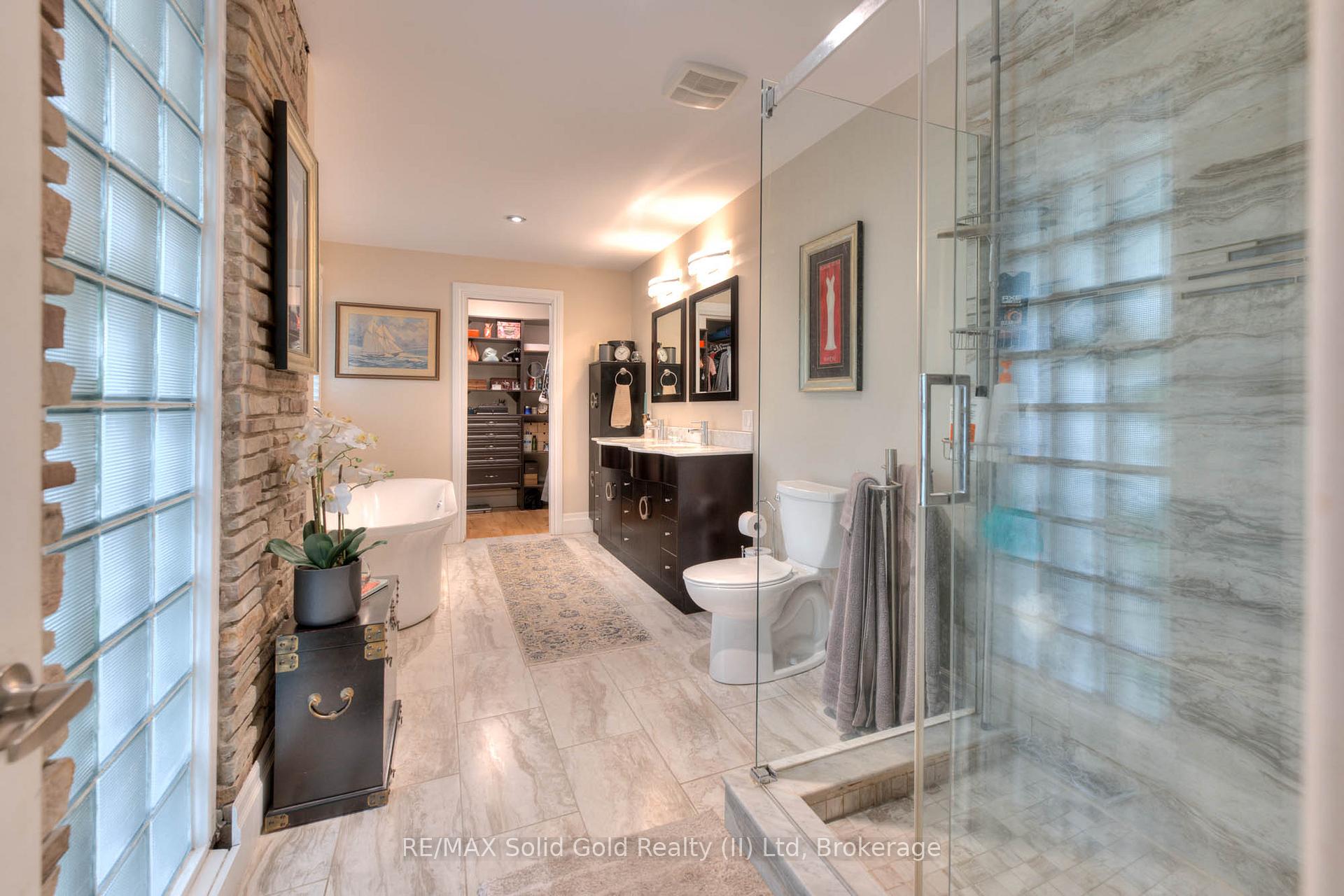 243 Lincoln Road, Waterloo, ON N2J 2P4