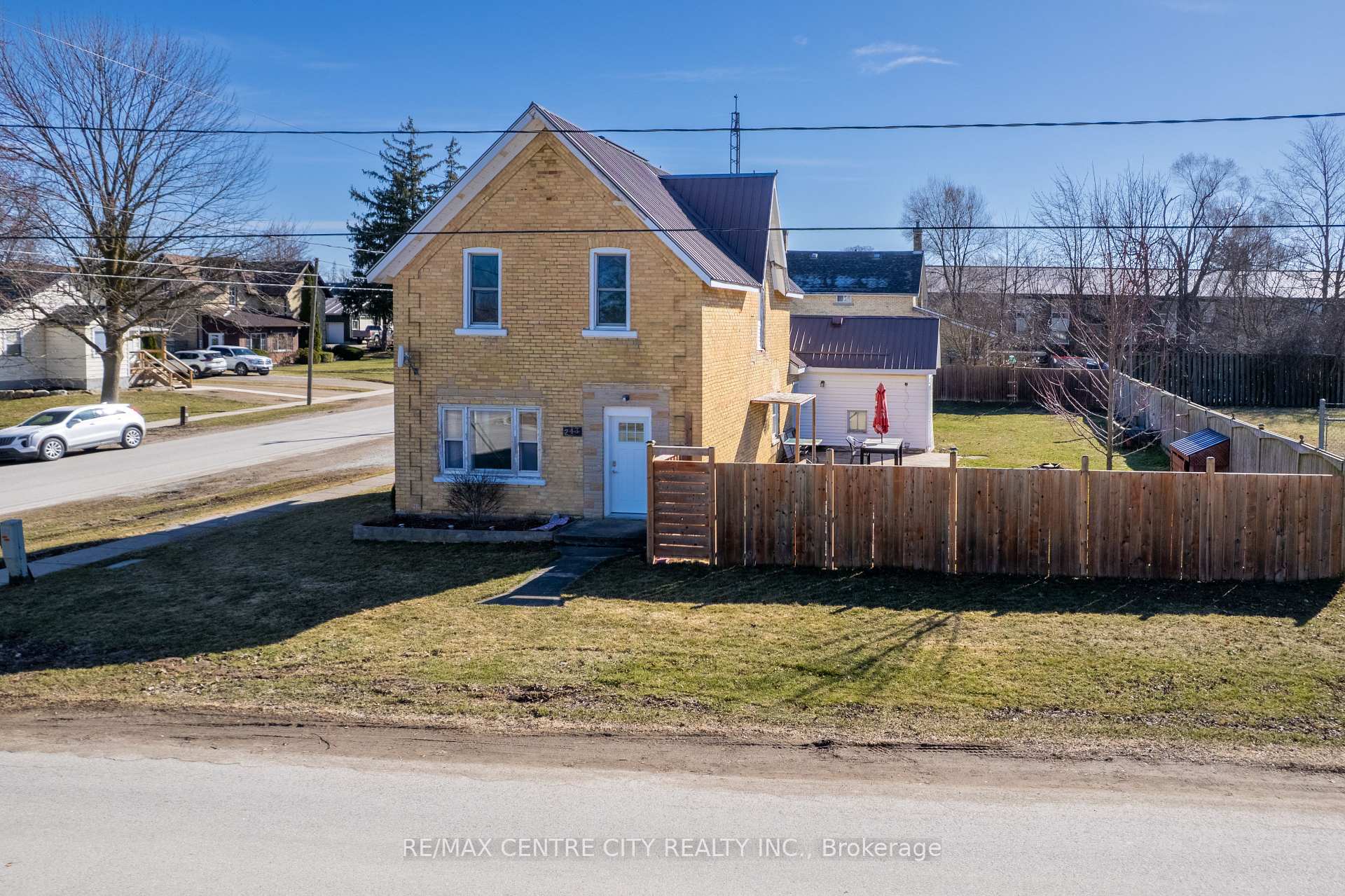 243 Warwick Street, Warwick, ON N0M 2S0