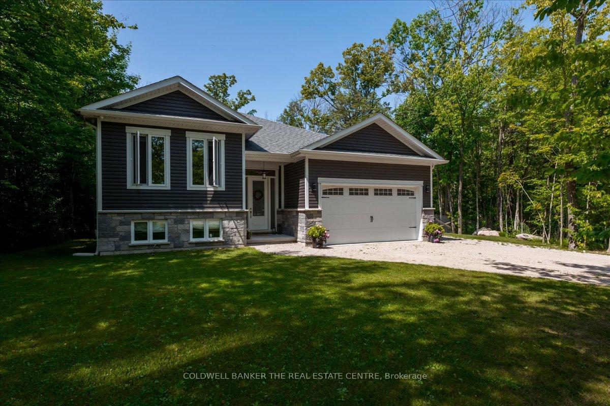 2435 Champlain Road, Tiny, ON L9M 0C3