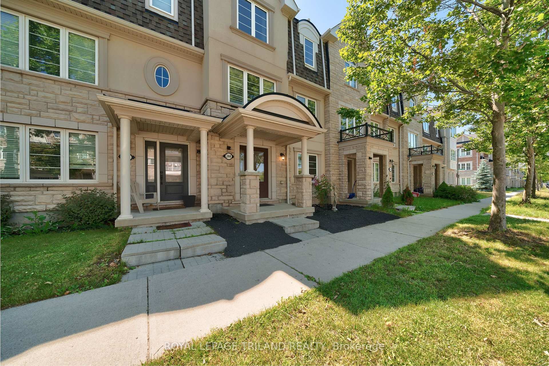 244 Ellen Davidson Drive, Oakville, ON L6M 0V2