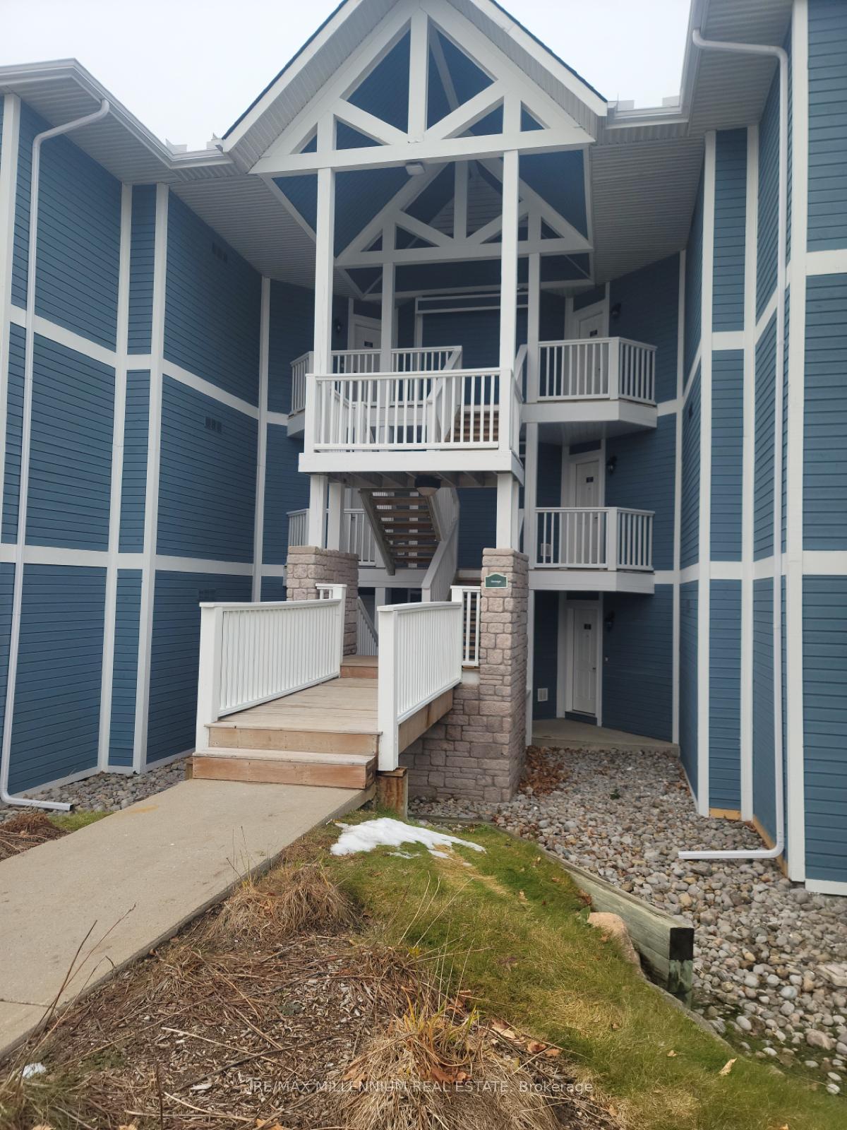 2442-43 - 90 Highland Drive, Oro-Medonte, ON L0L 2L0