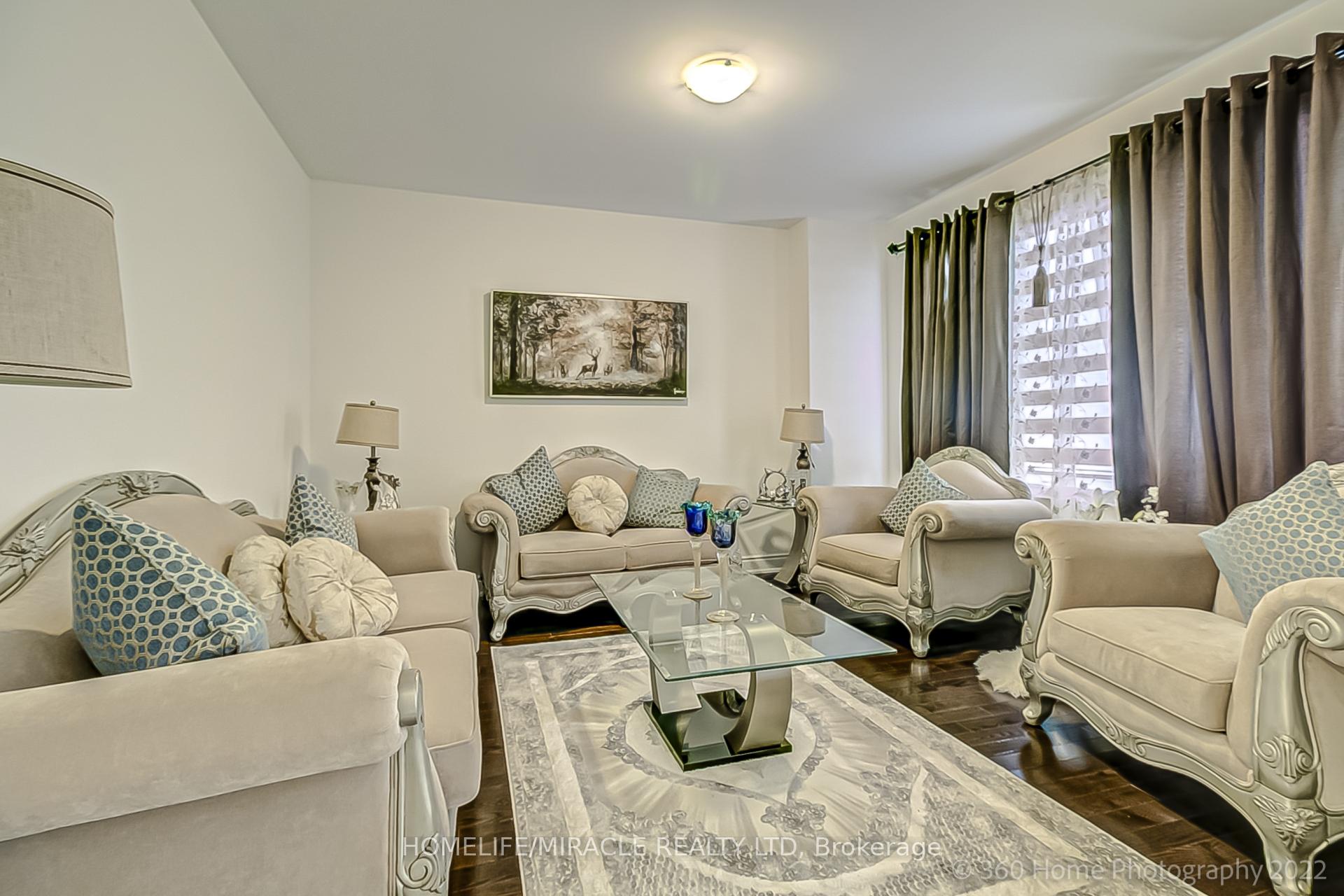 245 Danny Wheeler Boulevard, Georgina, ON L4P 0J8