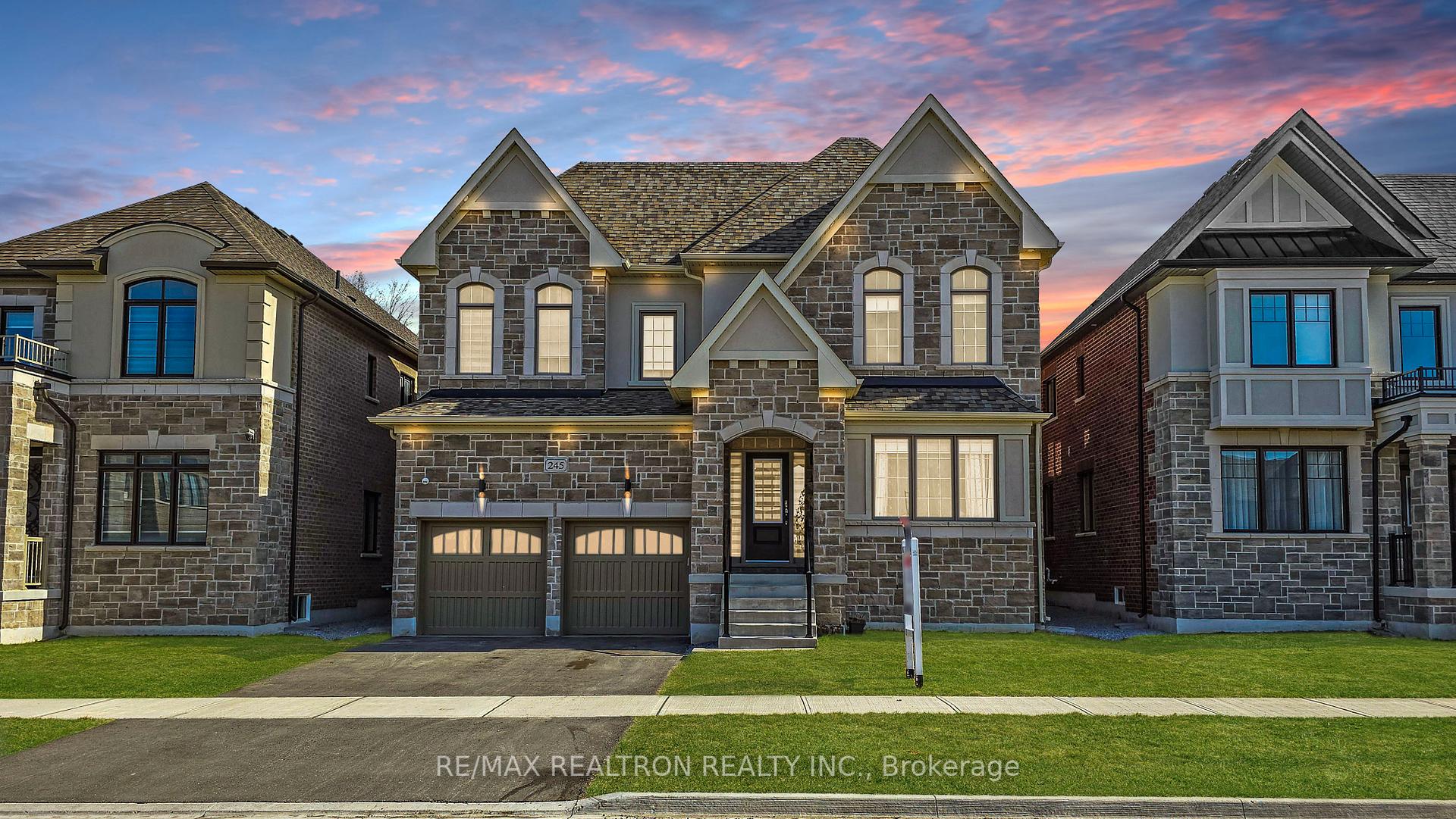 245 Danny Wheeler Boulevard, Georgina, ON L4P 0J8