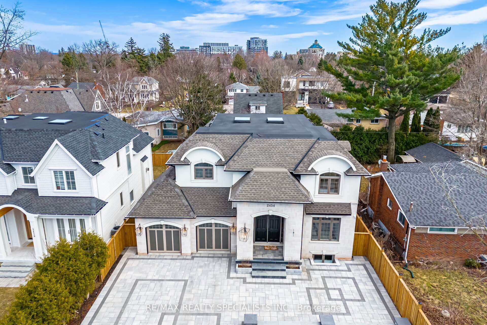 2454 Rebecca Street, Oakville, ON L6L 2B2