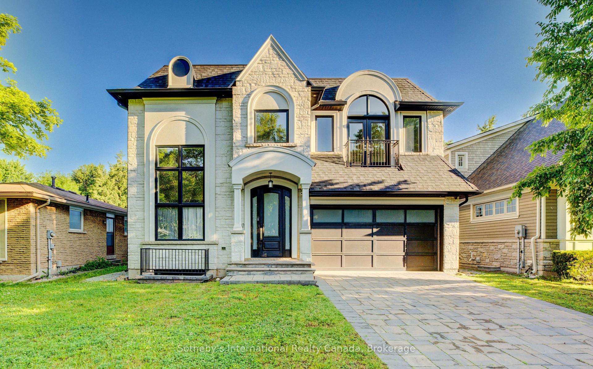 2457 Ventura Drive, Oakville, ON L6L 2H5