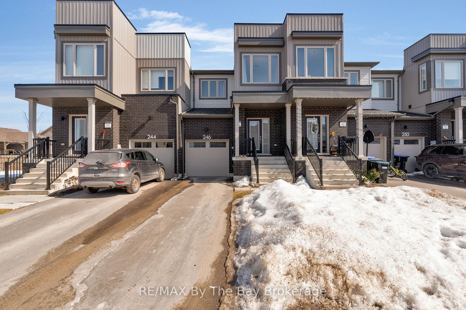 246 Atkinson Street, Clearview, ON L0M 1S0