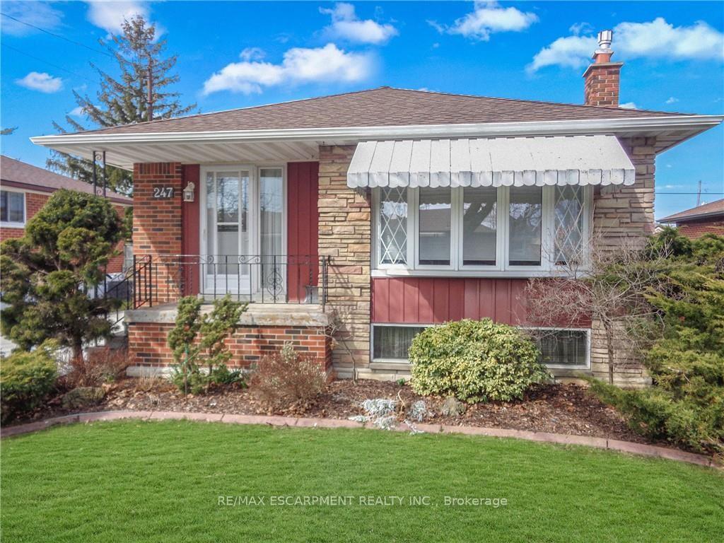 247 Fernwood Crescent, Hamilton, ON L8T 3L7